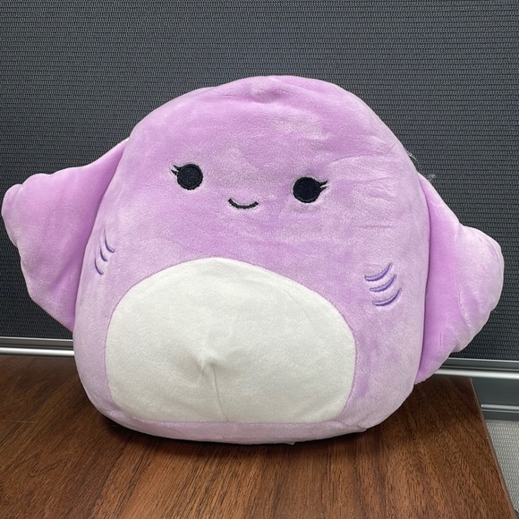 Squishmallows | Toys | Nwt 8 Aziza The Spotted Purple Stingray ...